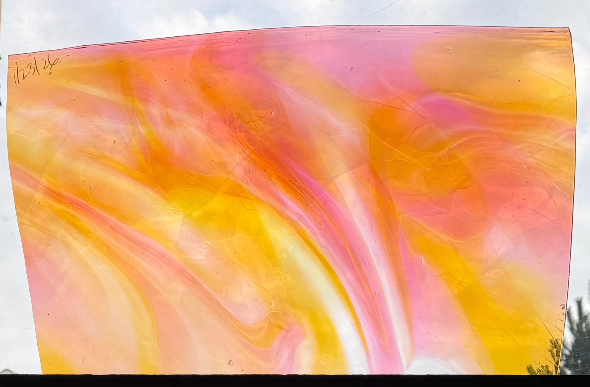 P2 1/23/26 Pink/Gold Swirl – Fremont Antique Glass